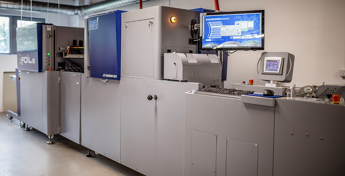 ブルガリアのReBrand社はMGI JETVARNISH 3DSで新しい地平を切り開いています。 | 株式会社RYO